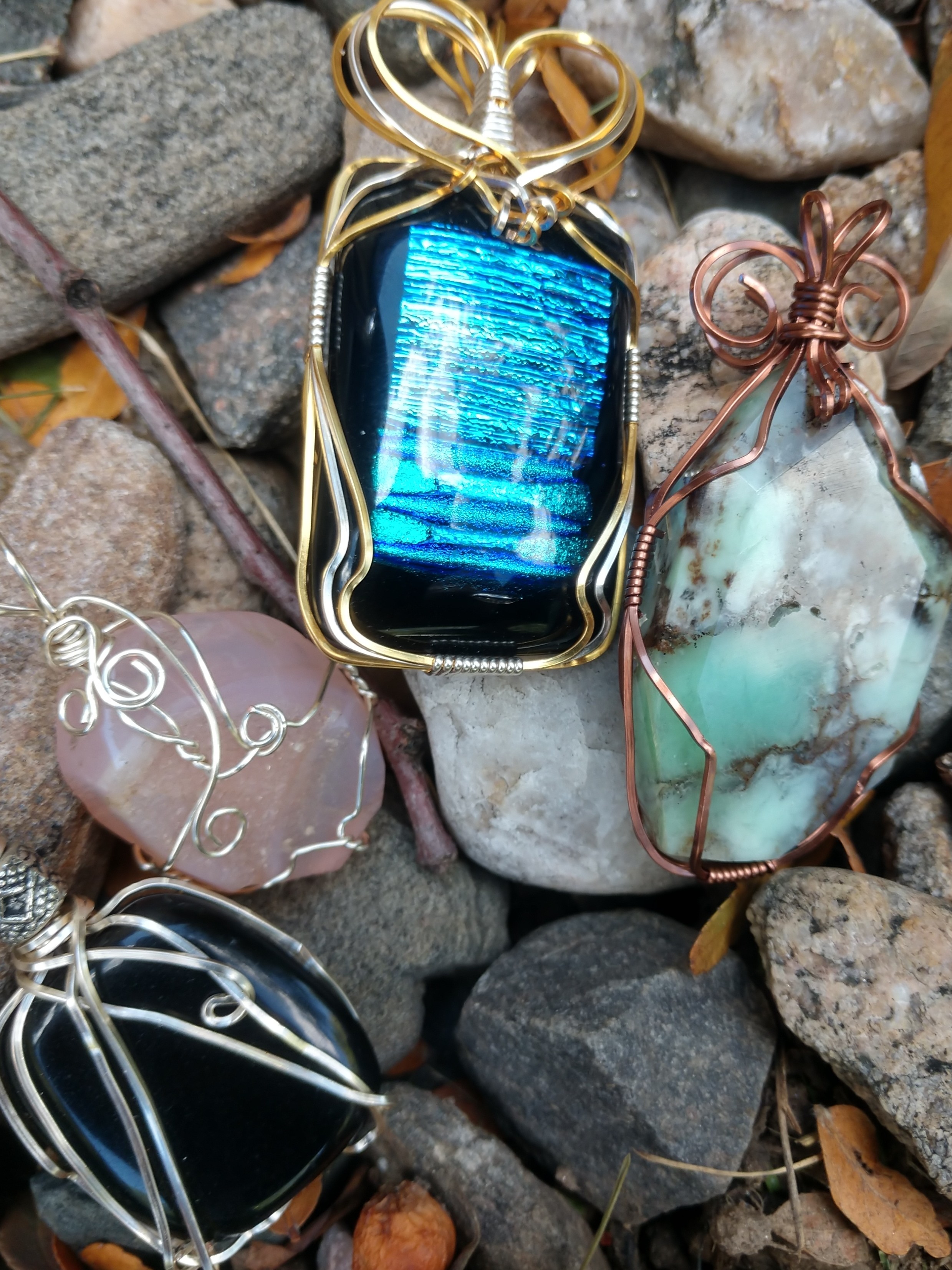 Rocks & Wire
